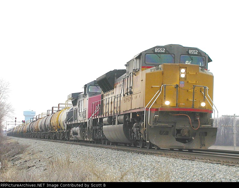 UP 8552 Sulfer Train